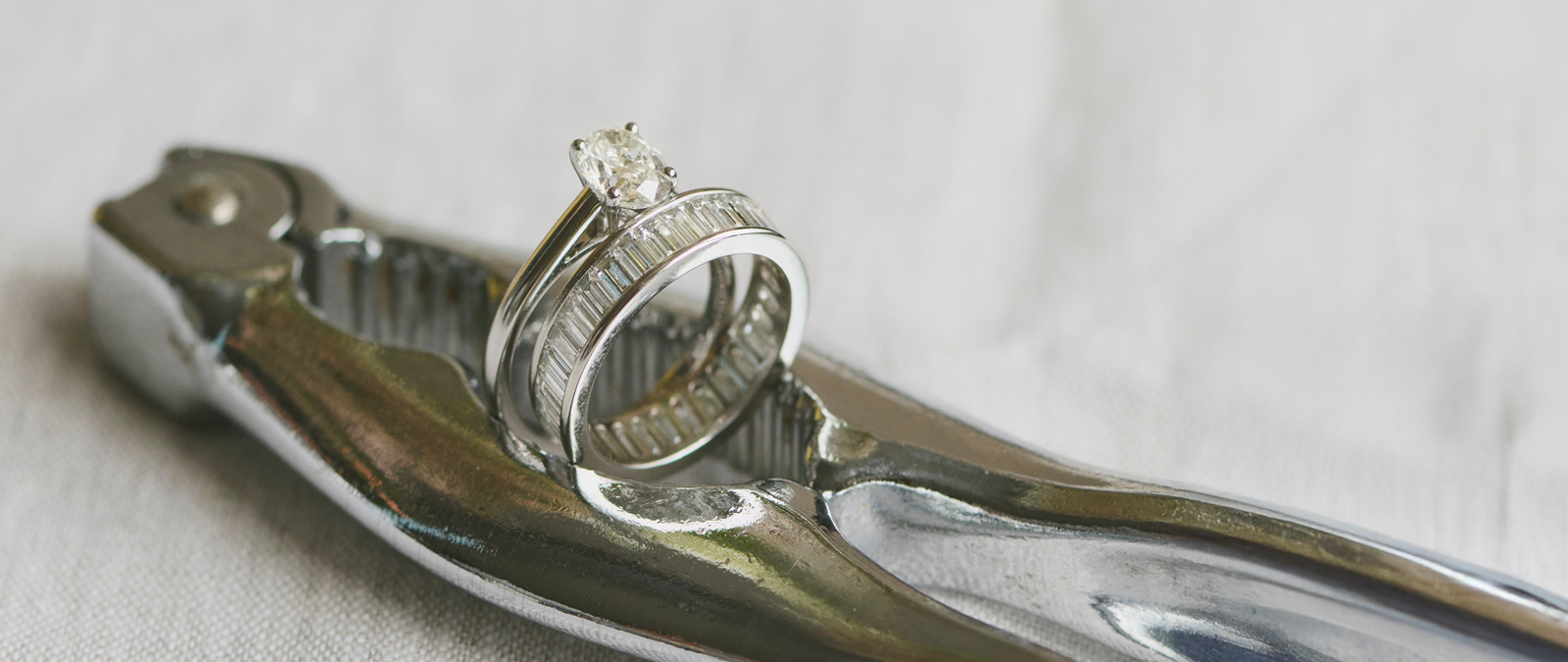 What is a good diamond carat size for an engagement ring? - A Diamond ...