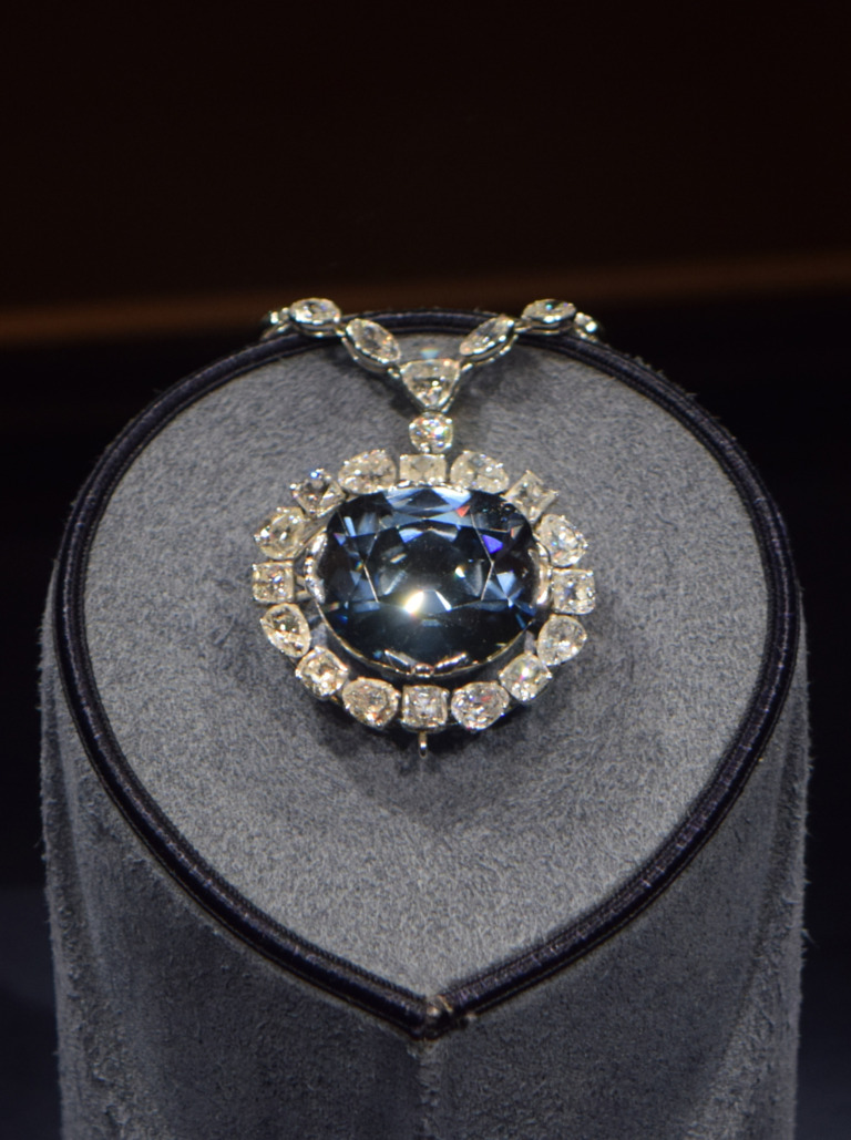 The many lives of the Hope Diamond: history, curse, value, and fame | ADIF